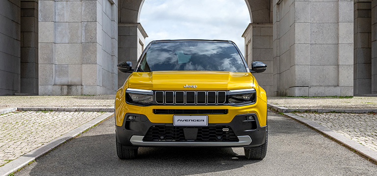 Nouvelle Jeep® Avenger | 100% électrique, e-Hybrid, essence | Jeep® France