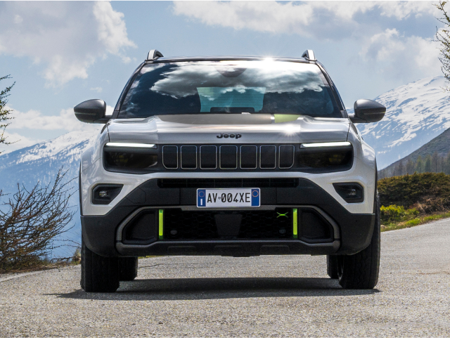 Jeep® Avenger 4xe | 4x4 et hybride | Galerie | Jeep® France