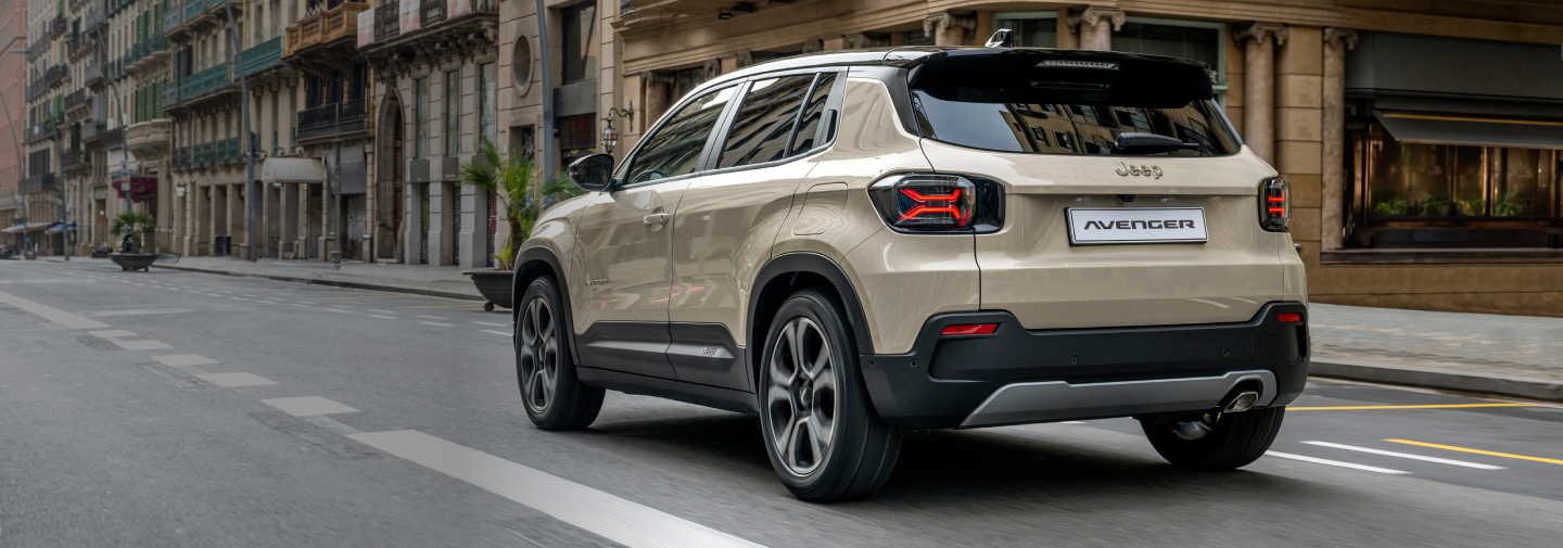 Découvrez les services connectés Jeep® | La conduite intelligente ...